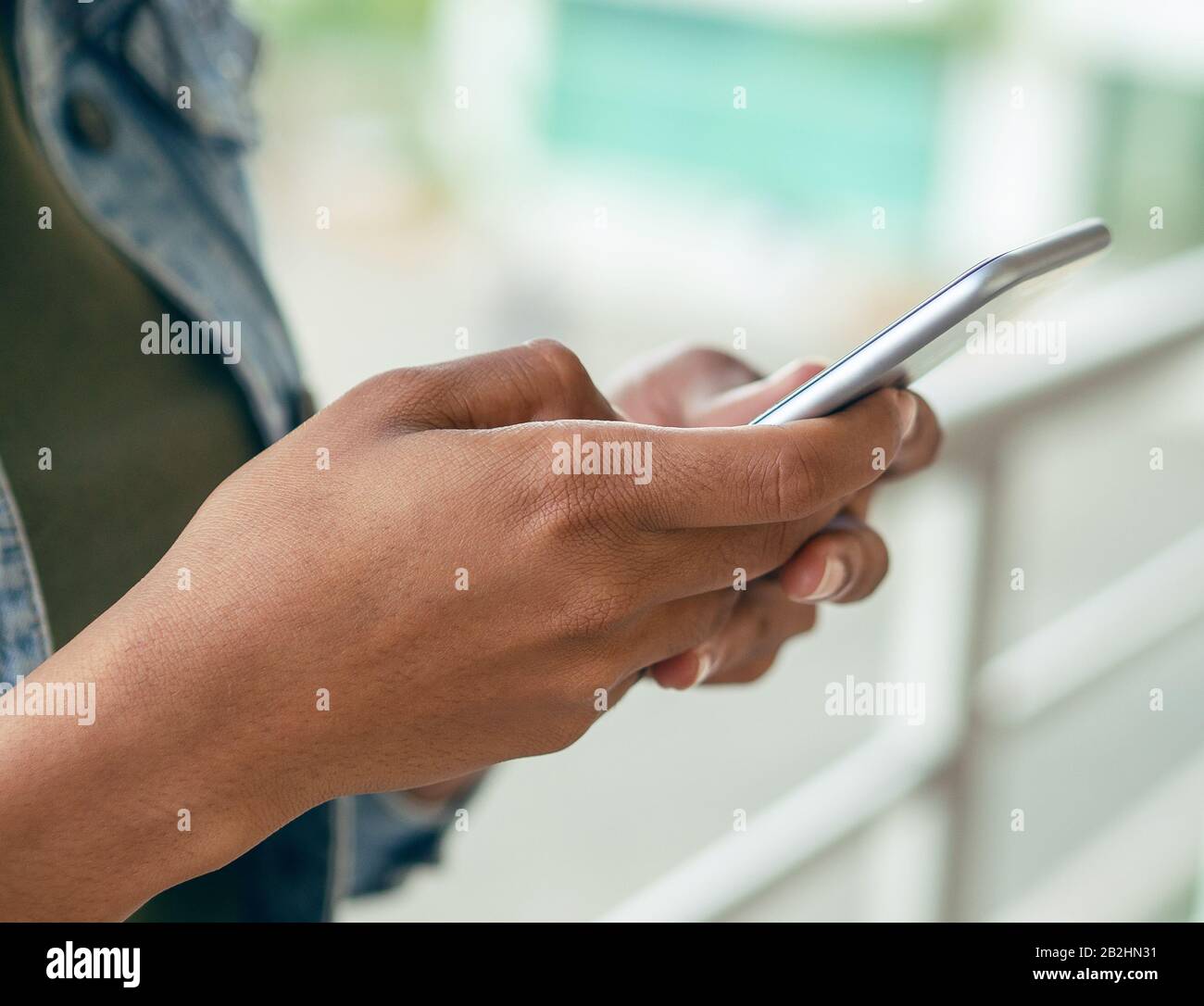 Lifestyle communication hi-res stock photography and images - Alamy