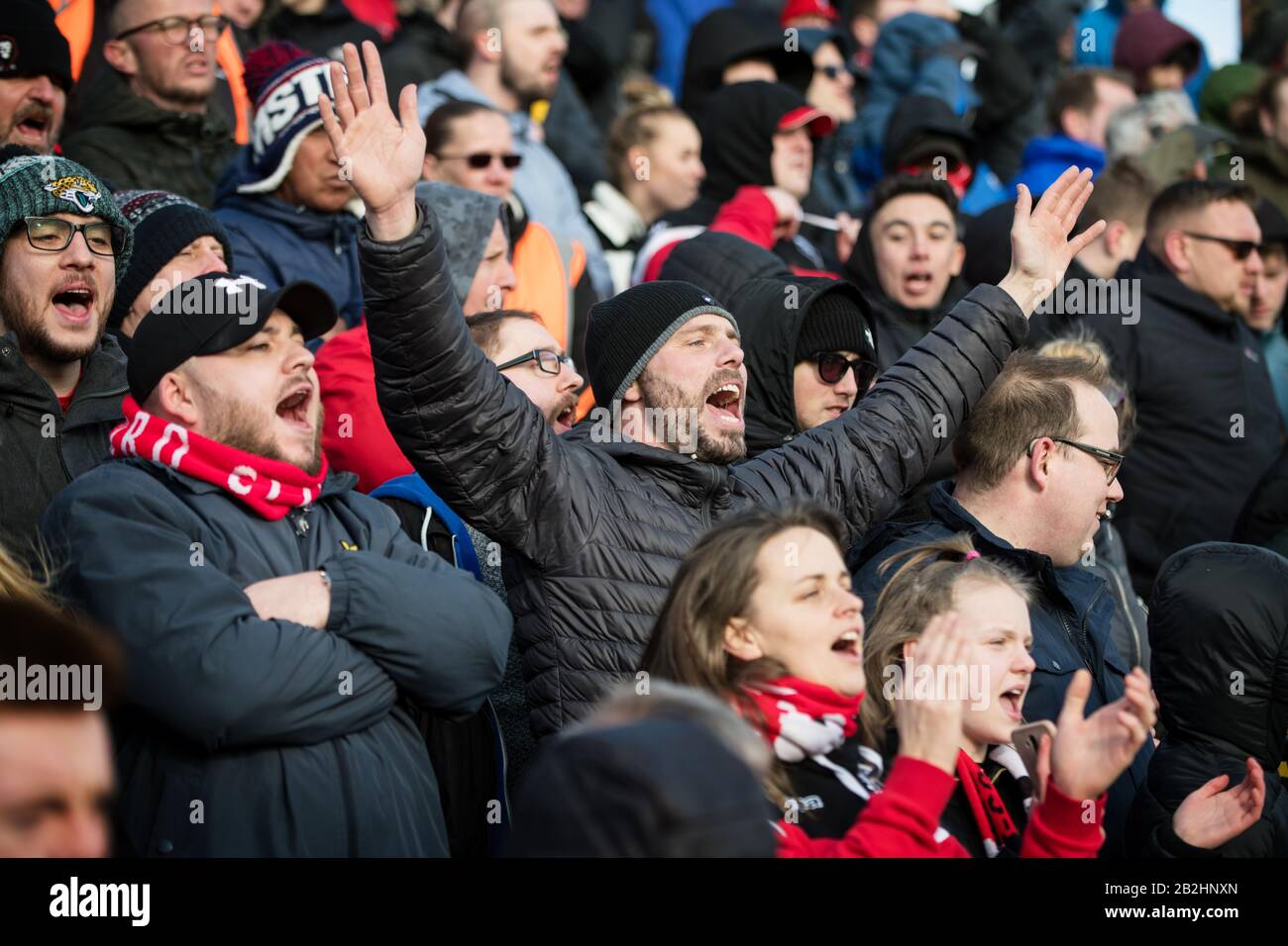 Footballer shouting hi-res stock photography and images - Alamy