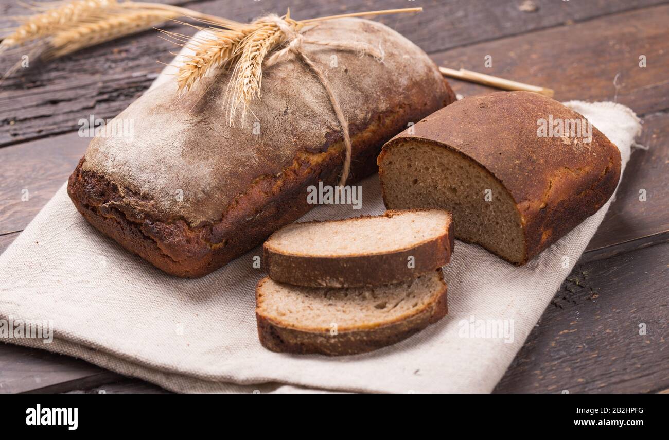 Homemade loaf of organic fermented malt bread cooked at home Stock ...