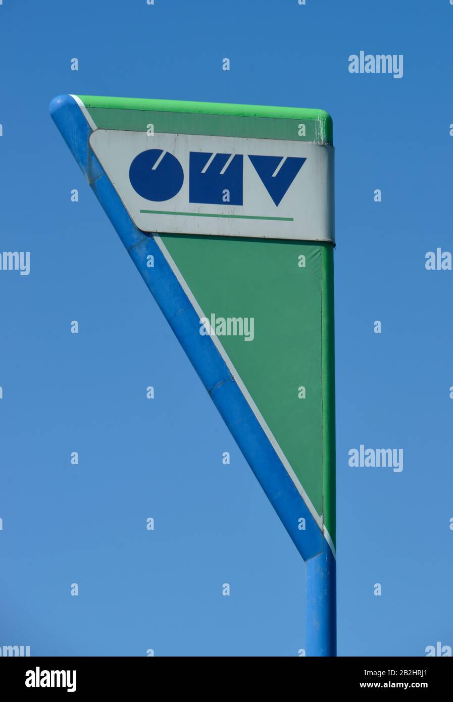 Tankstelle logo hi-res stock photography and images - Alamy