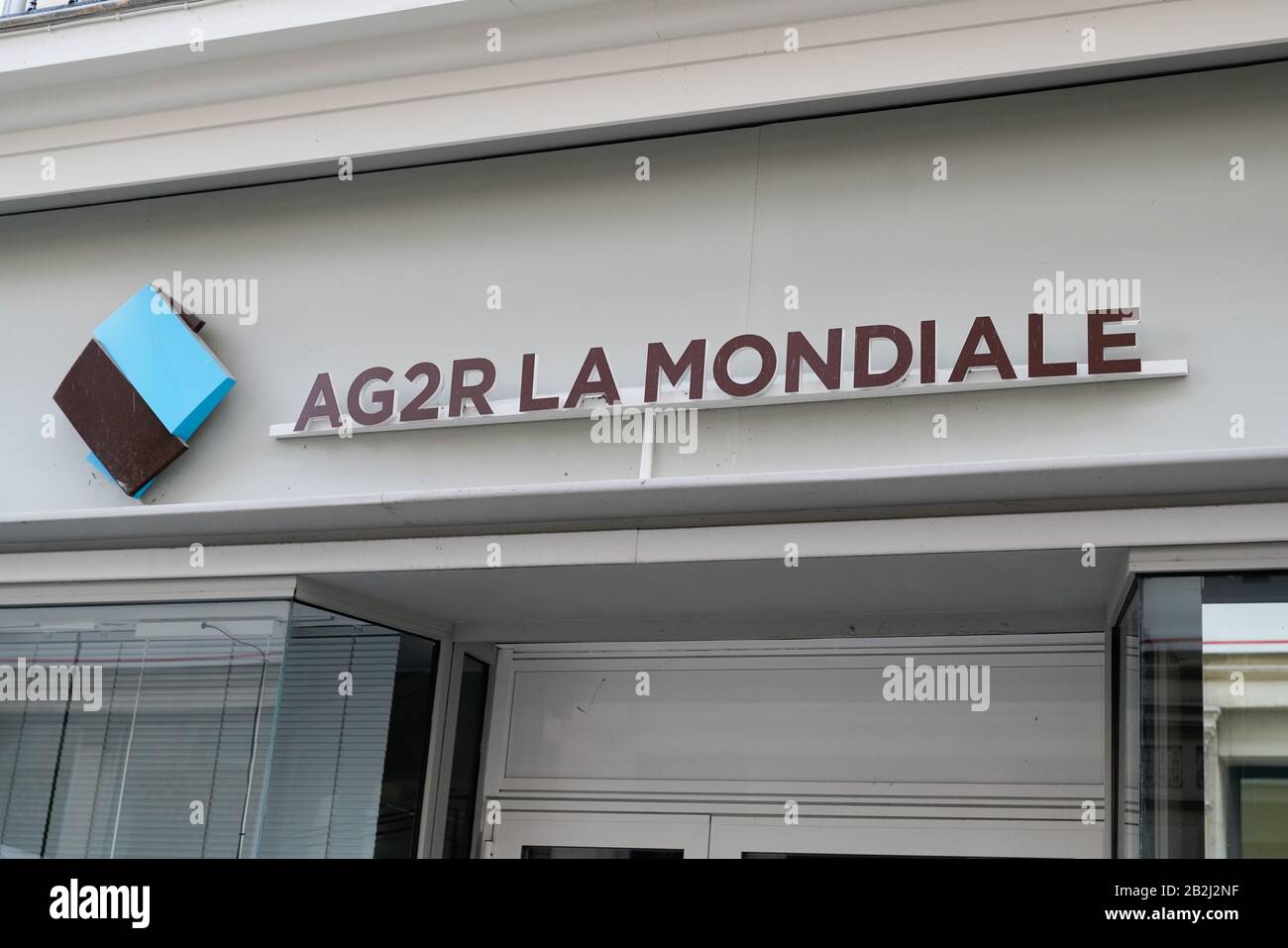 Ag2r la mondiale logo hi-res stock photography and images - Alamy