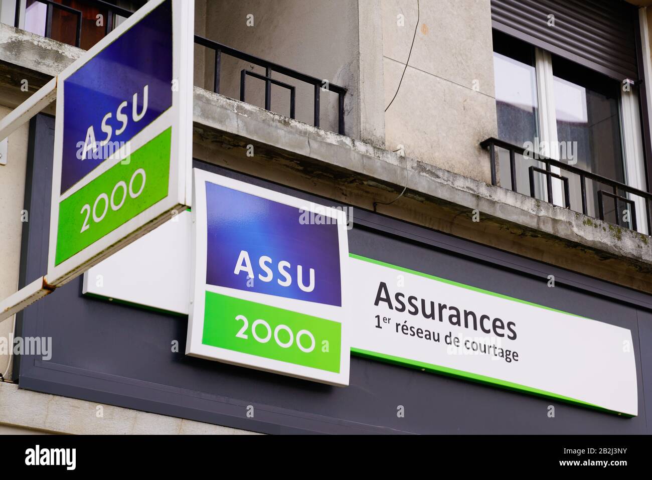 Allianz bank logo hi-res stock photography and images - Alamy