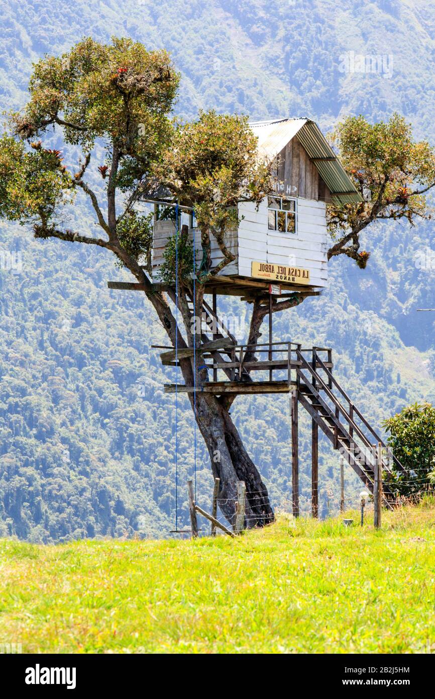 Tree House Near Banos Ecuador Best Place To Watch Tungurahua Volcano In ...