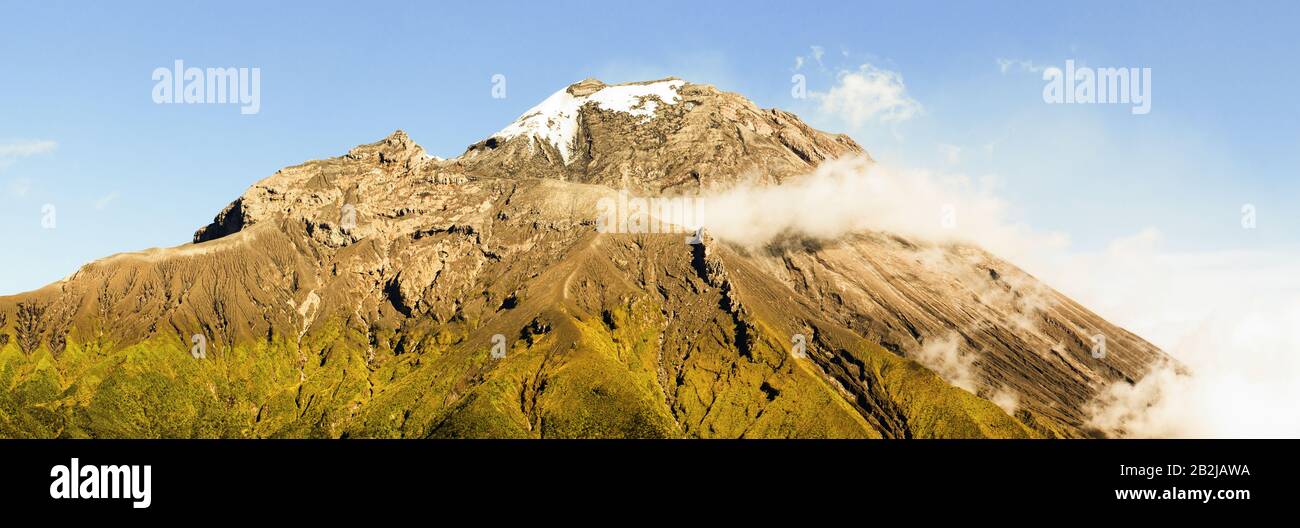 Volcanoes of south america hi-res stock photography and images - Alamy