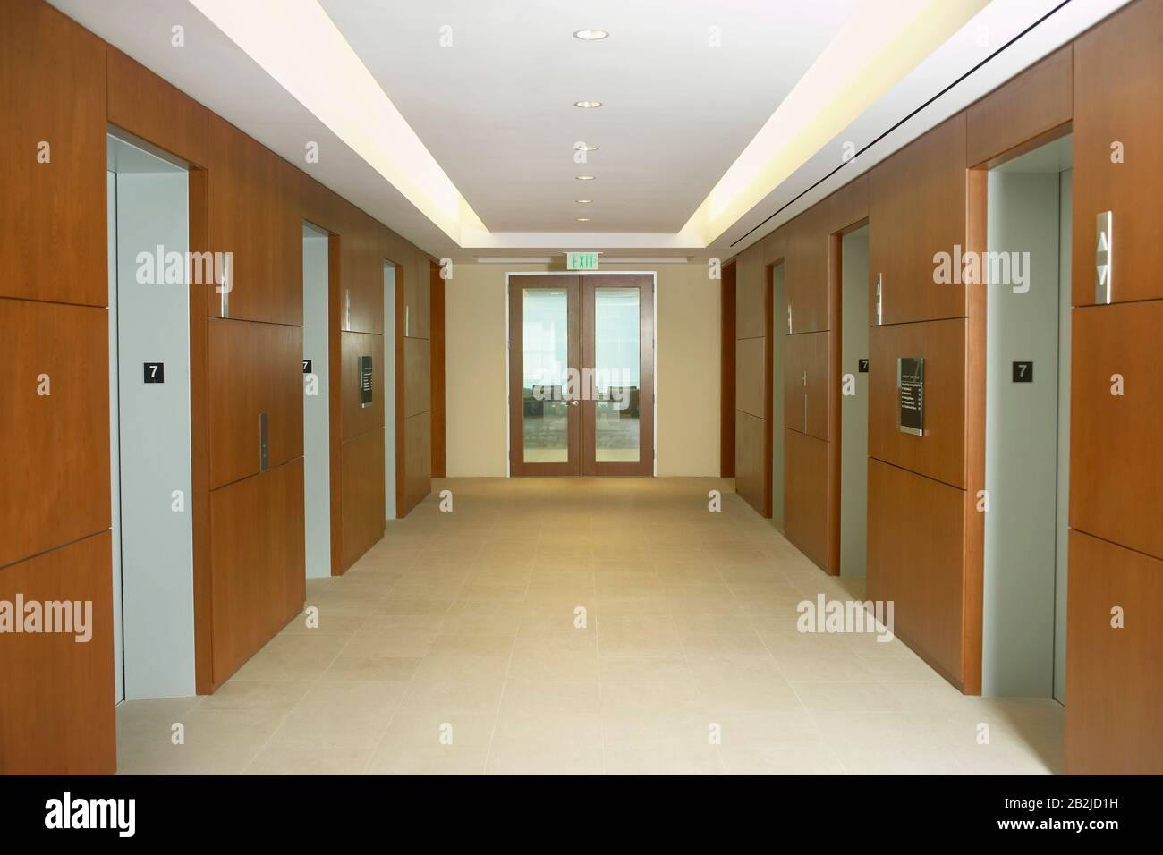 Elevator Lobby Stock Photos & Elevator Lobby Stock Images - Alamy