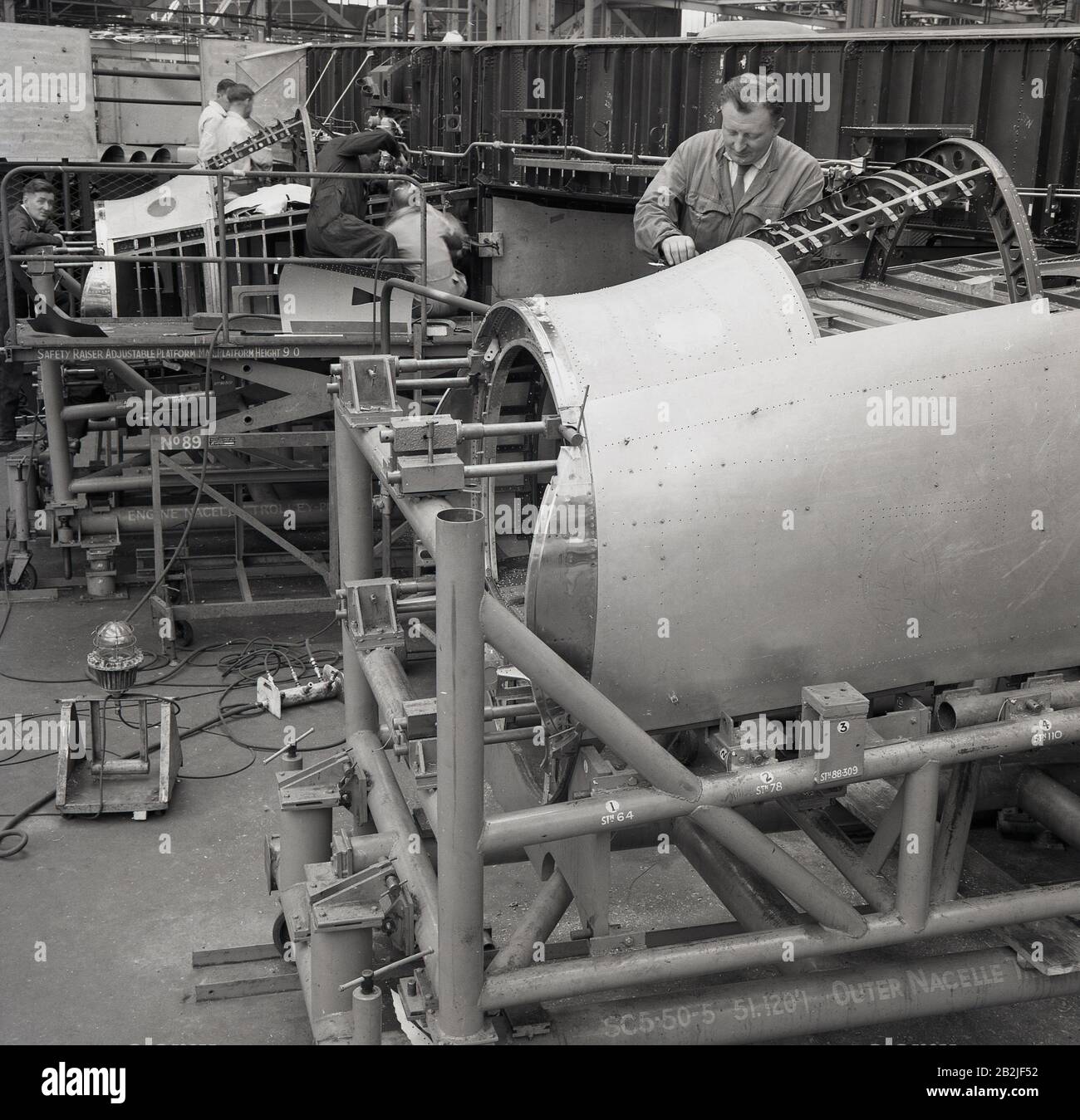 Aircraft engineers fifties hi-res stock photography and images - Alamy