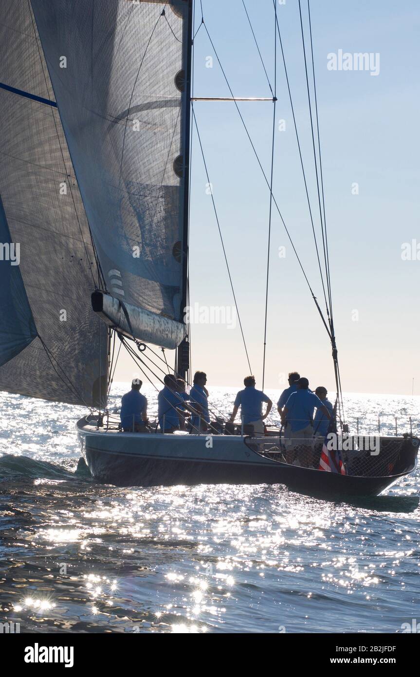 Sailing smiling group team hi-res stock photography and images - Alamy