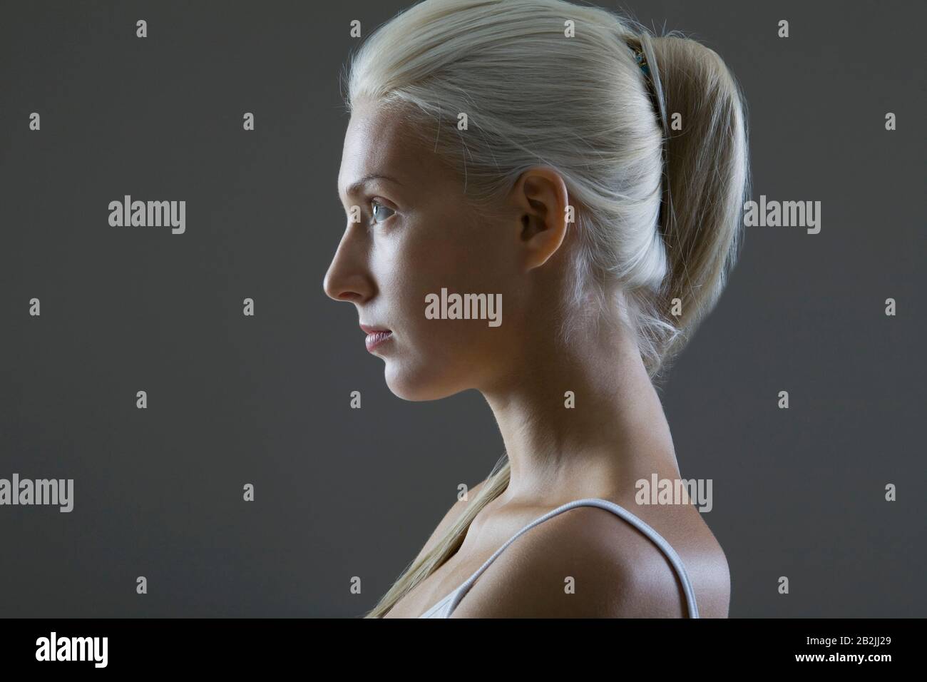 Person ponytail profile studio hi-res stock photography and images - Alamy