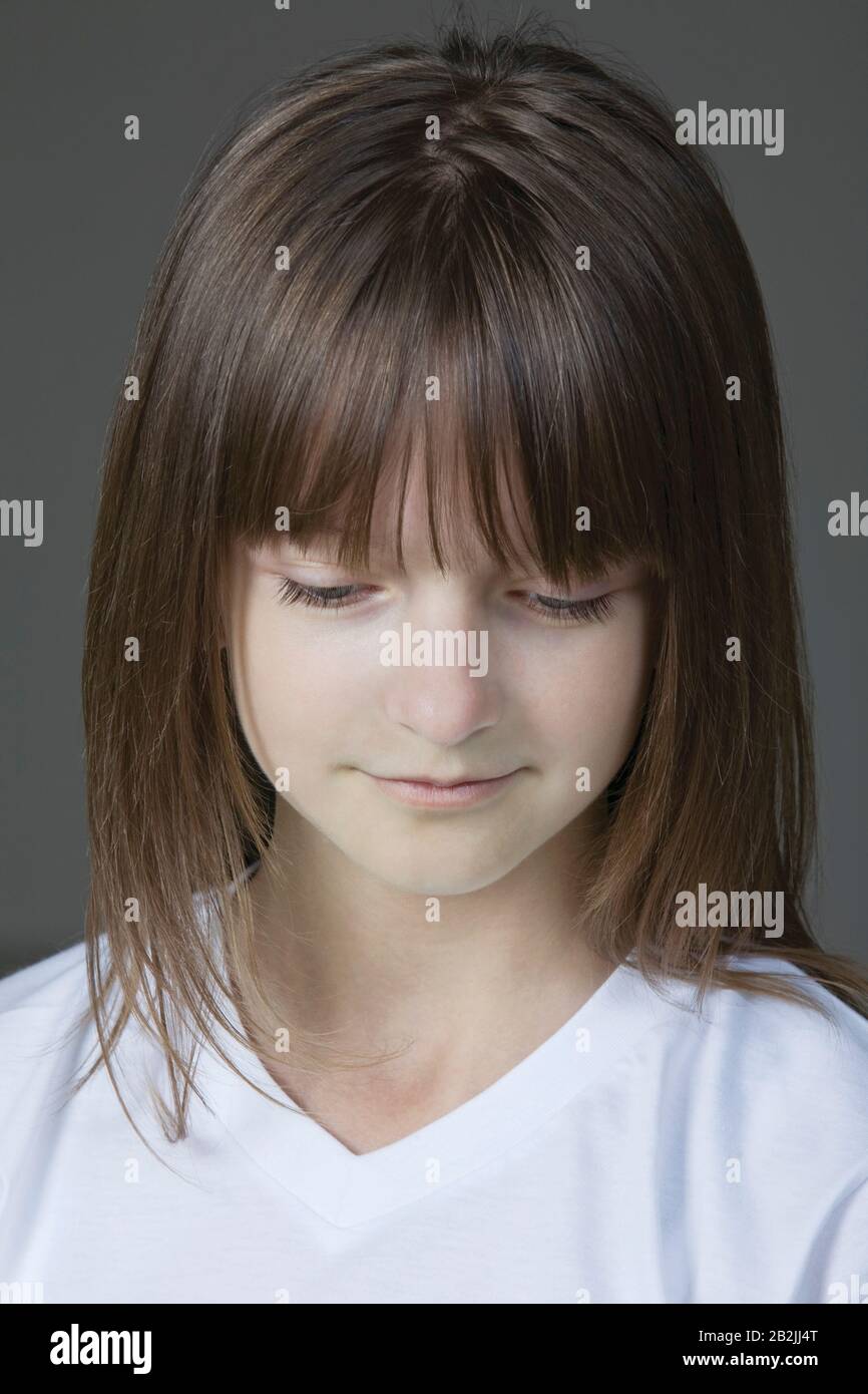 Studio portrait of girl Stock Photo - Alamy