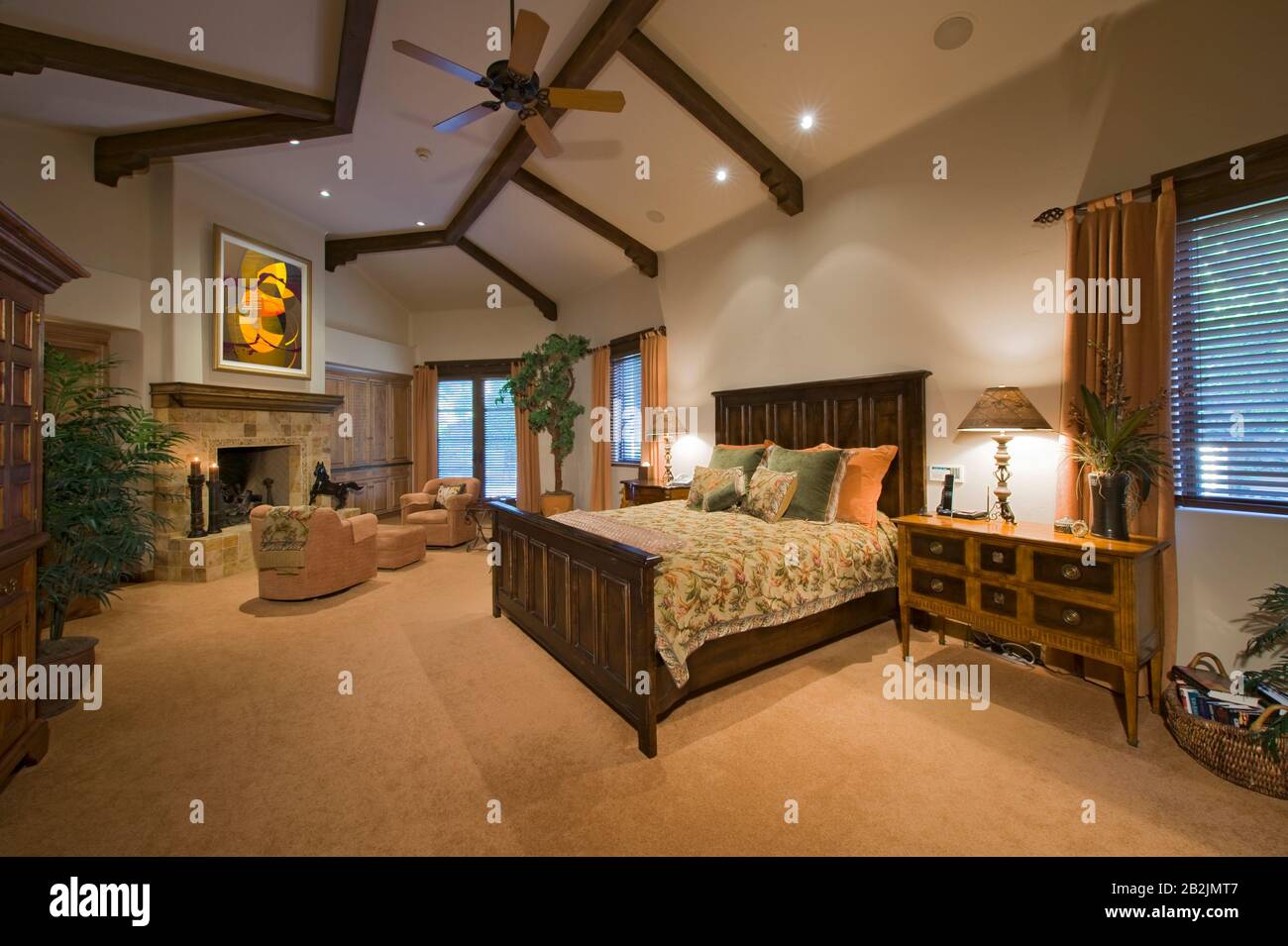 Master bedroom manor house hi-res stock photography and images - Alamy