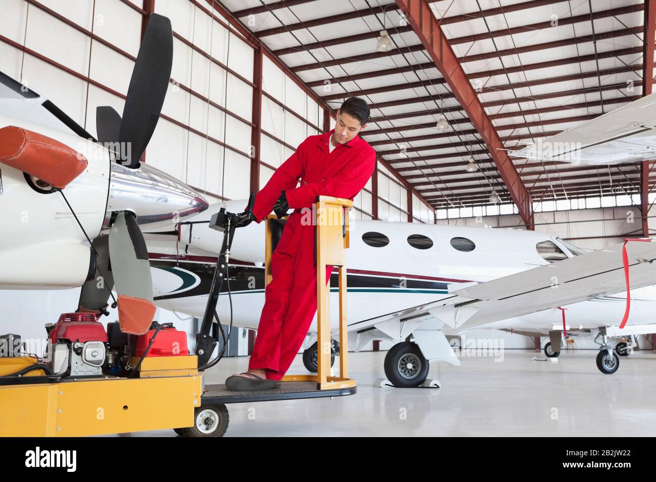 Aviation mechanic hi-res stock photography and images - Alamy