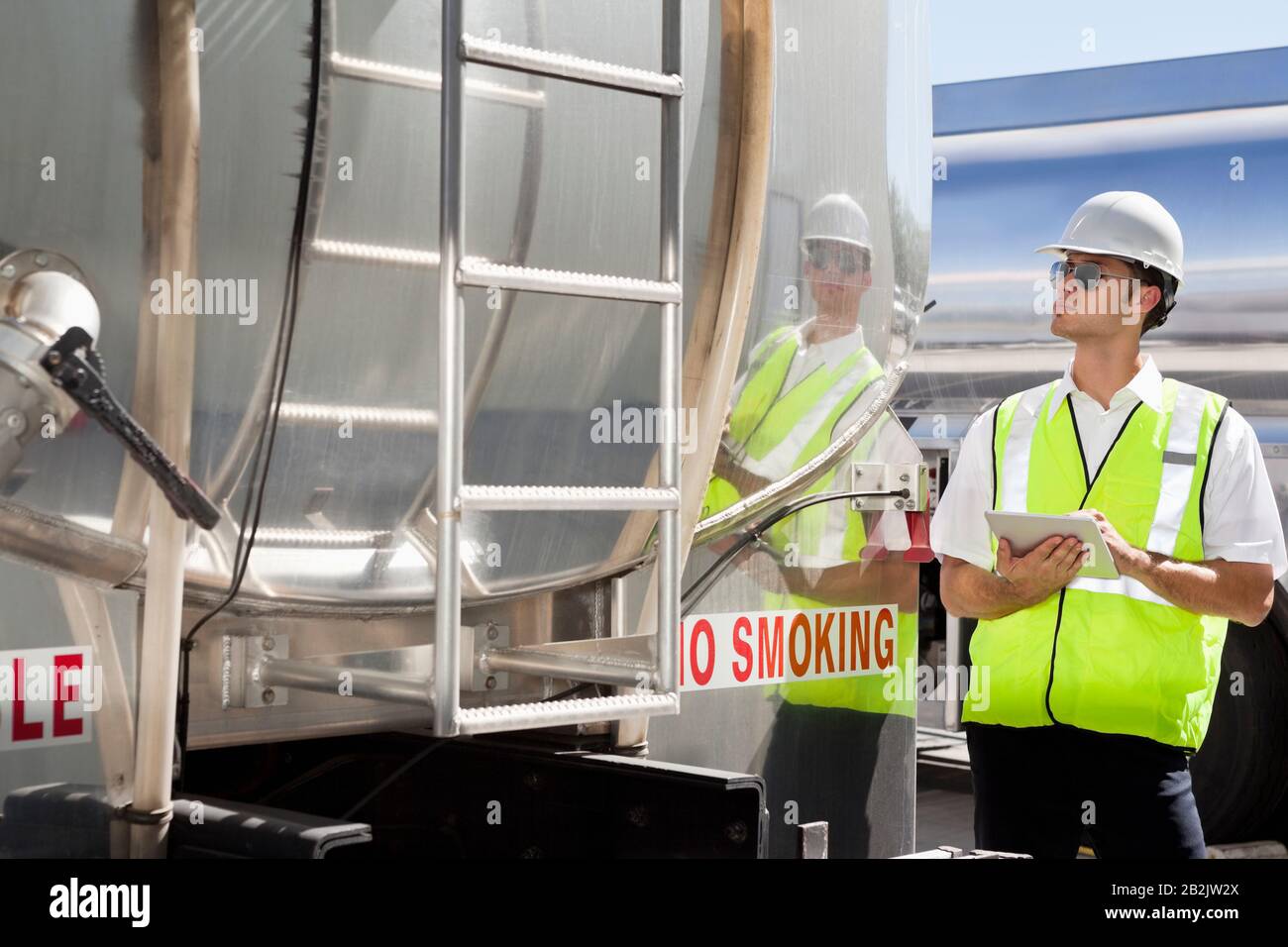 Palm oil tanker hi-res stock photography and images - Alamy