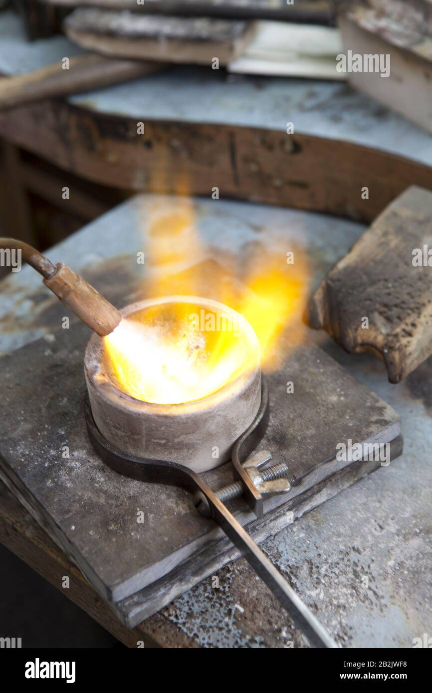 Torch fire close up hi-res stock photography and images - Alamy