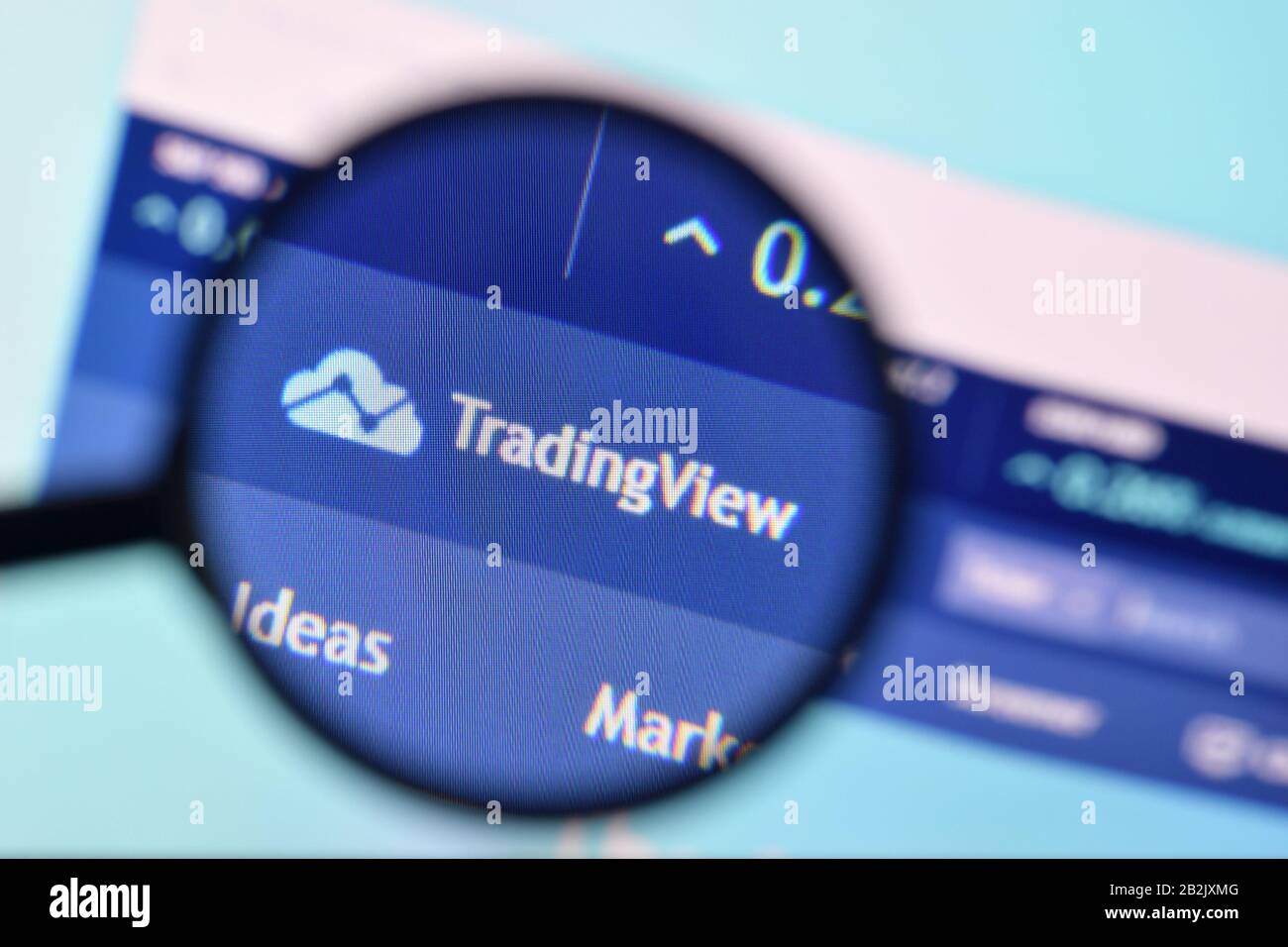 Tradingview logo hi-res stock photography and images - Alamy