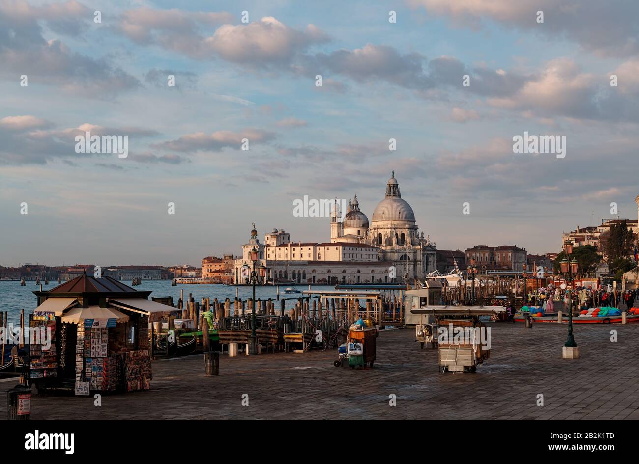 Ponte academia venice hi-res stock photography and images - Alamy