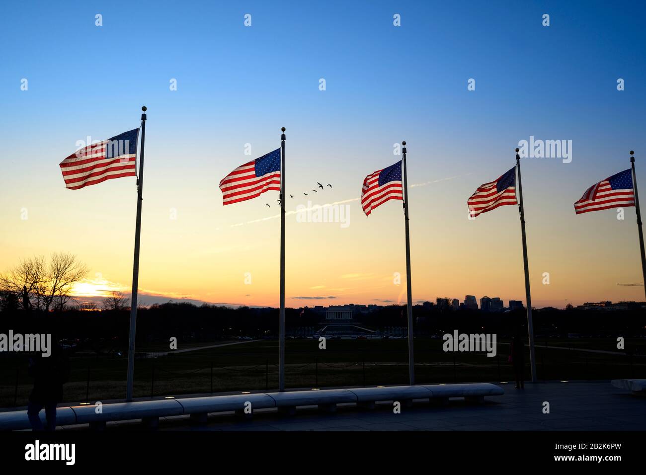 Washington monument flags hi-res stock photography and images - Alamy