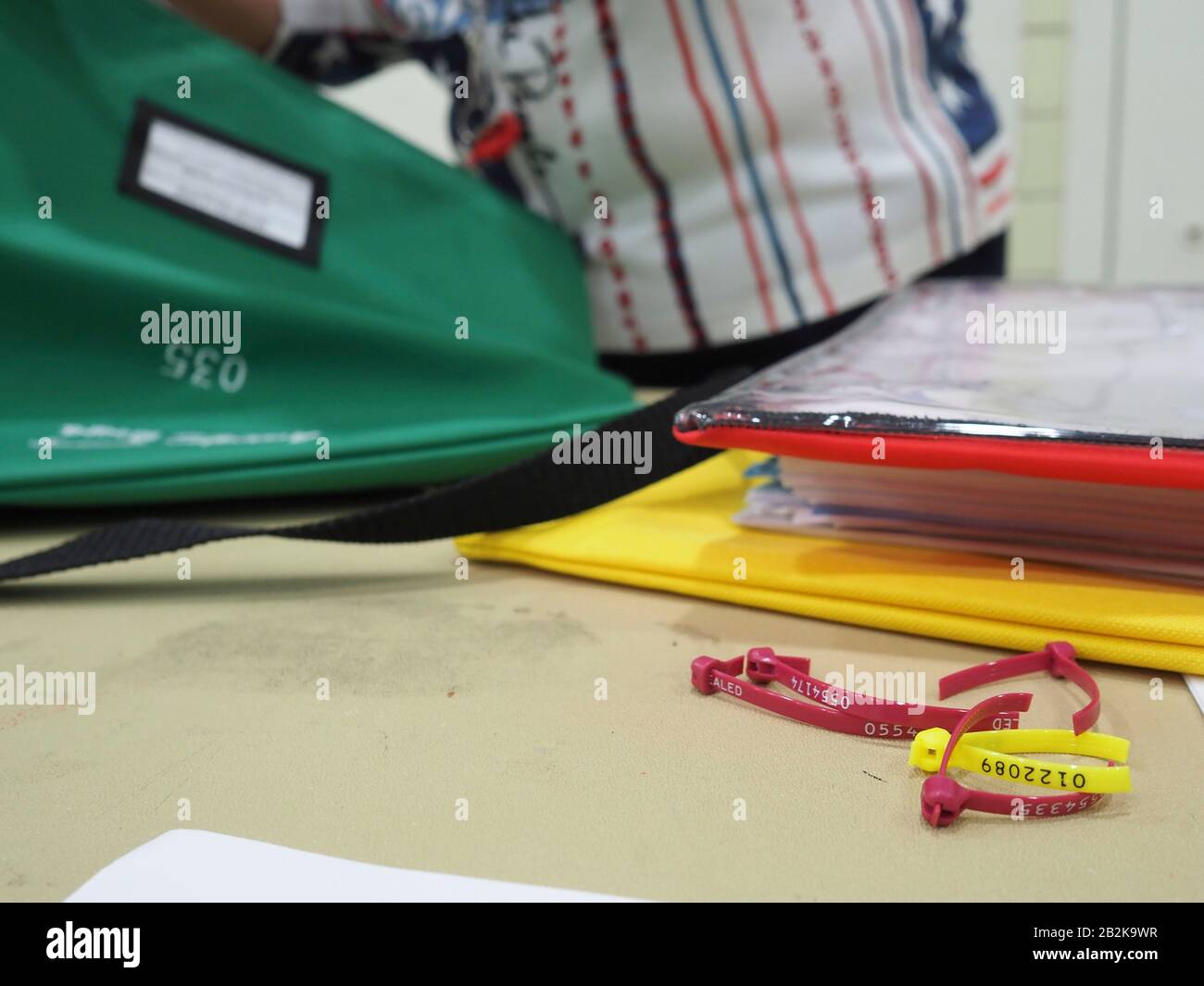 Setting up machines hi-res stock photography and images - Alamy