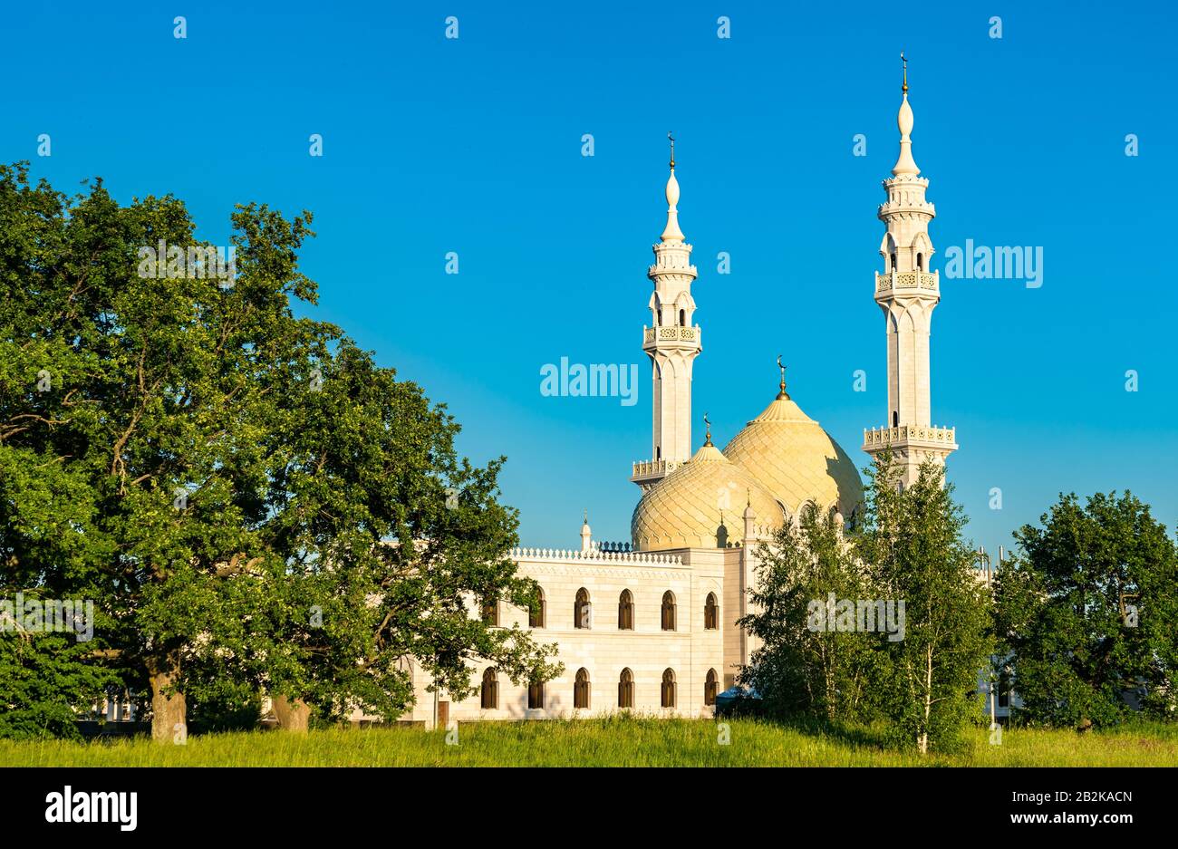 White mosque in Bolgar city - Tatarstan, Russia Stock Photo - Alamy