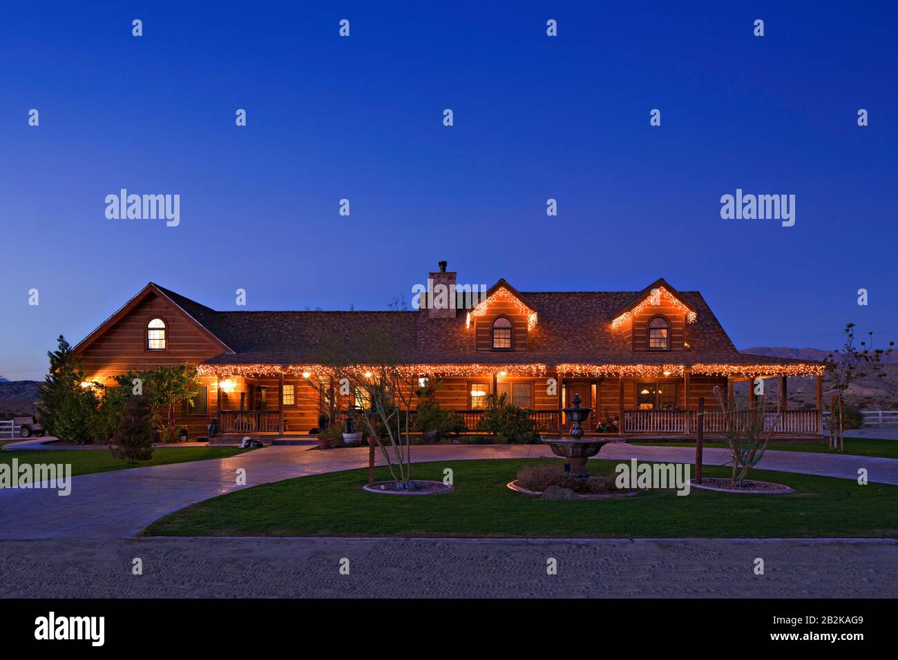 Ranch house front porch hi-res stock photography and images - Alamy