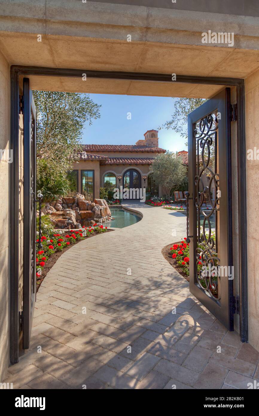 Open gate leading path open hi-res stock photography and images - Alamy