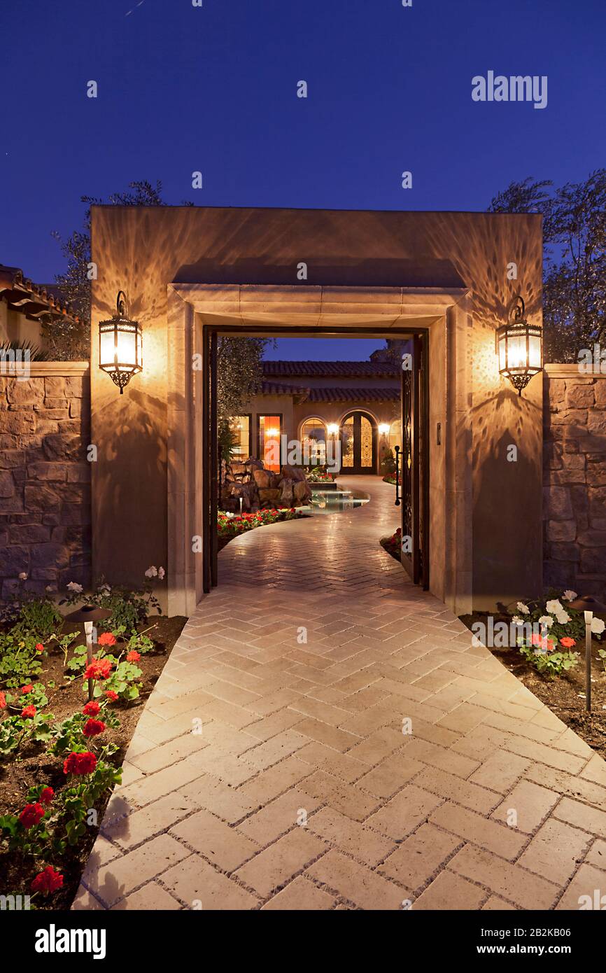 Open gate leading path open hi-res stock photography and images - Alamy