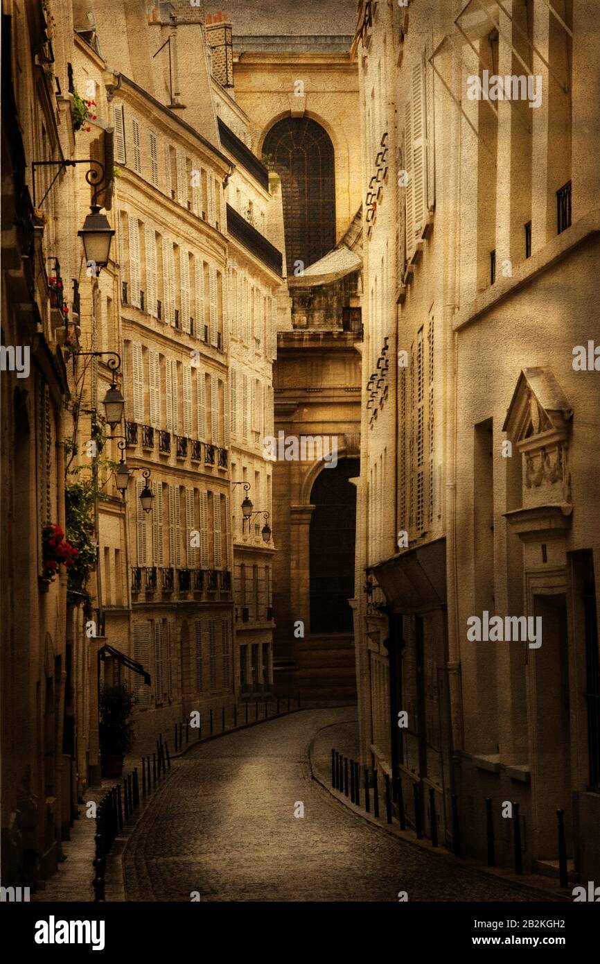 Empty street paris hi-res stock photography and images - Alamy