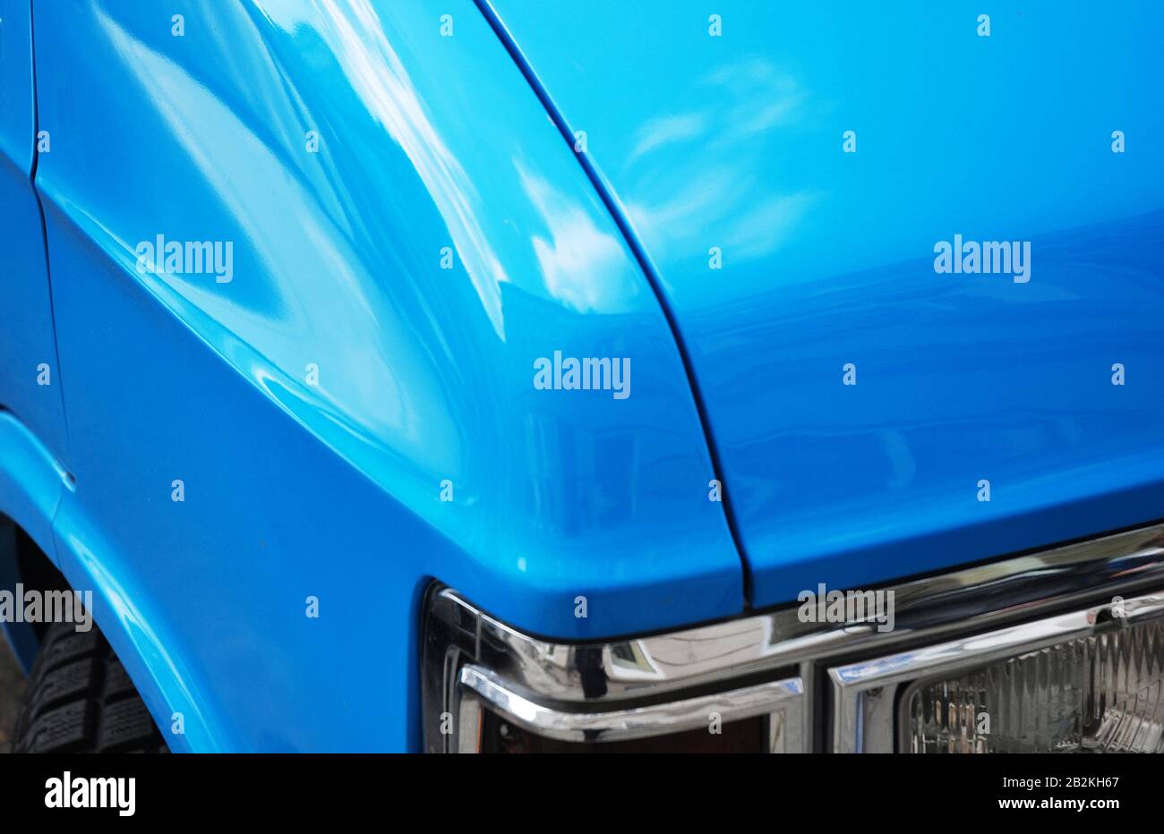 blue car carosserie detail Stock Photo - Alamy