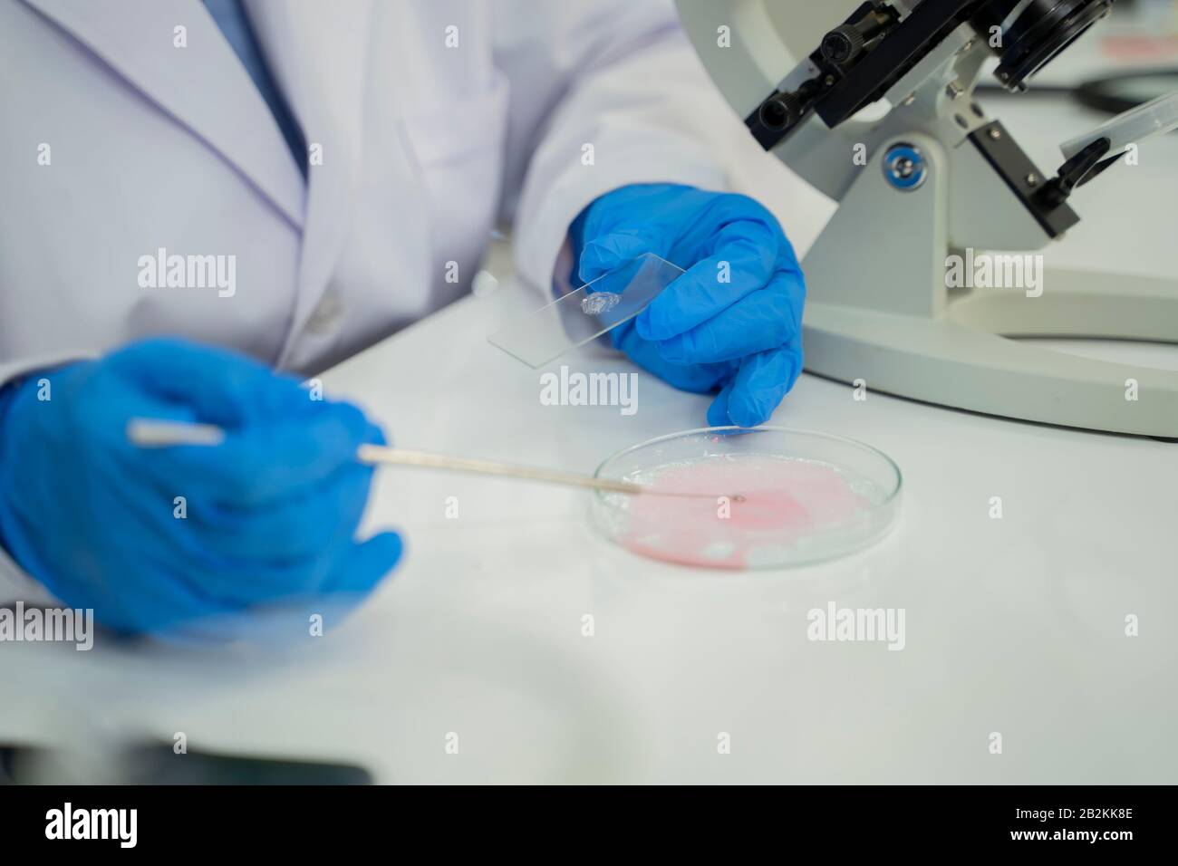 Surgeon doctor cartoon illustration hi-res stock photography and images ...