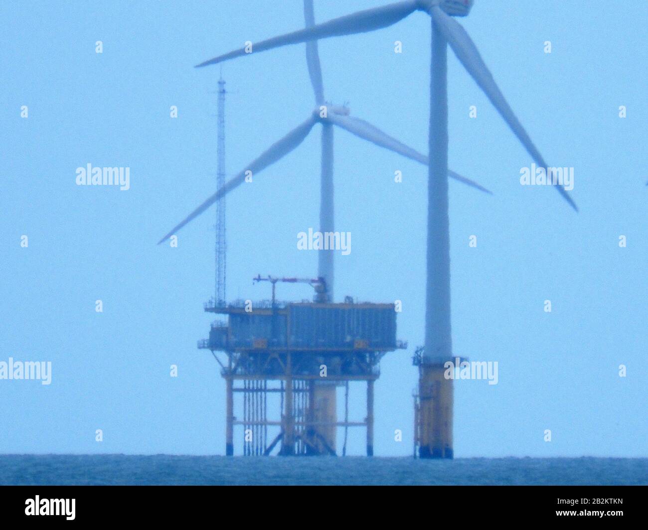 Thanet wind farm hi-res stock photography and images - Alamy
