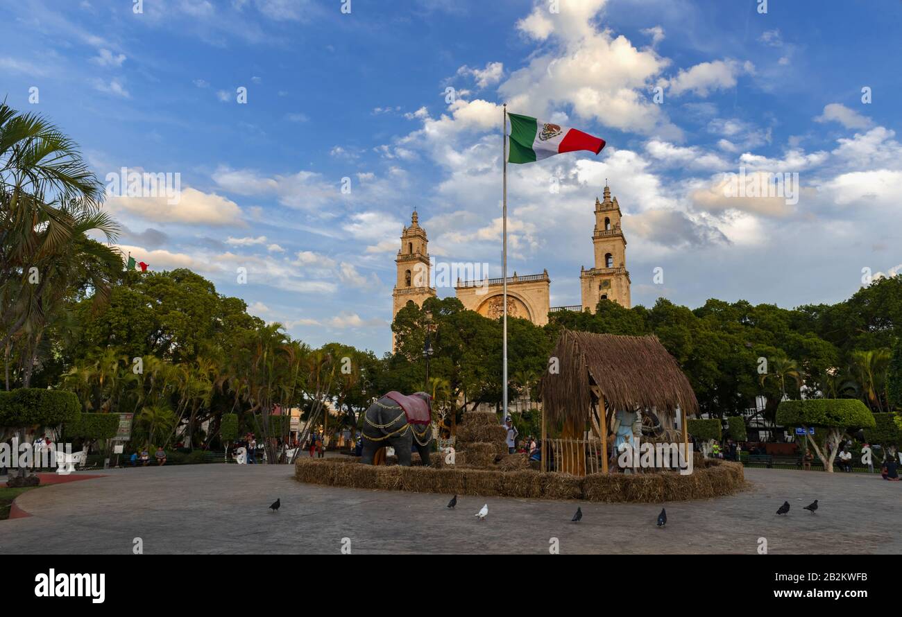 Downtown plaza merida hi-res stock photography and images - Alamy