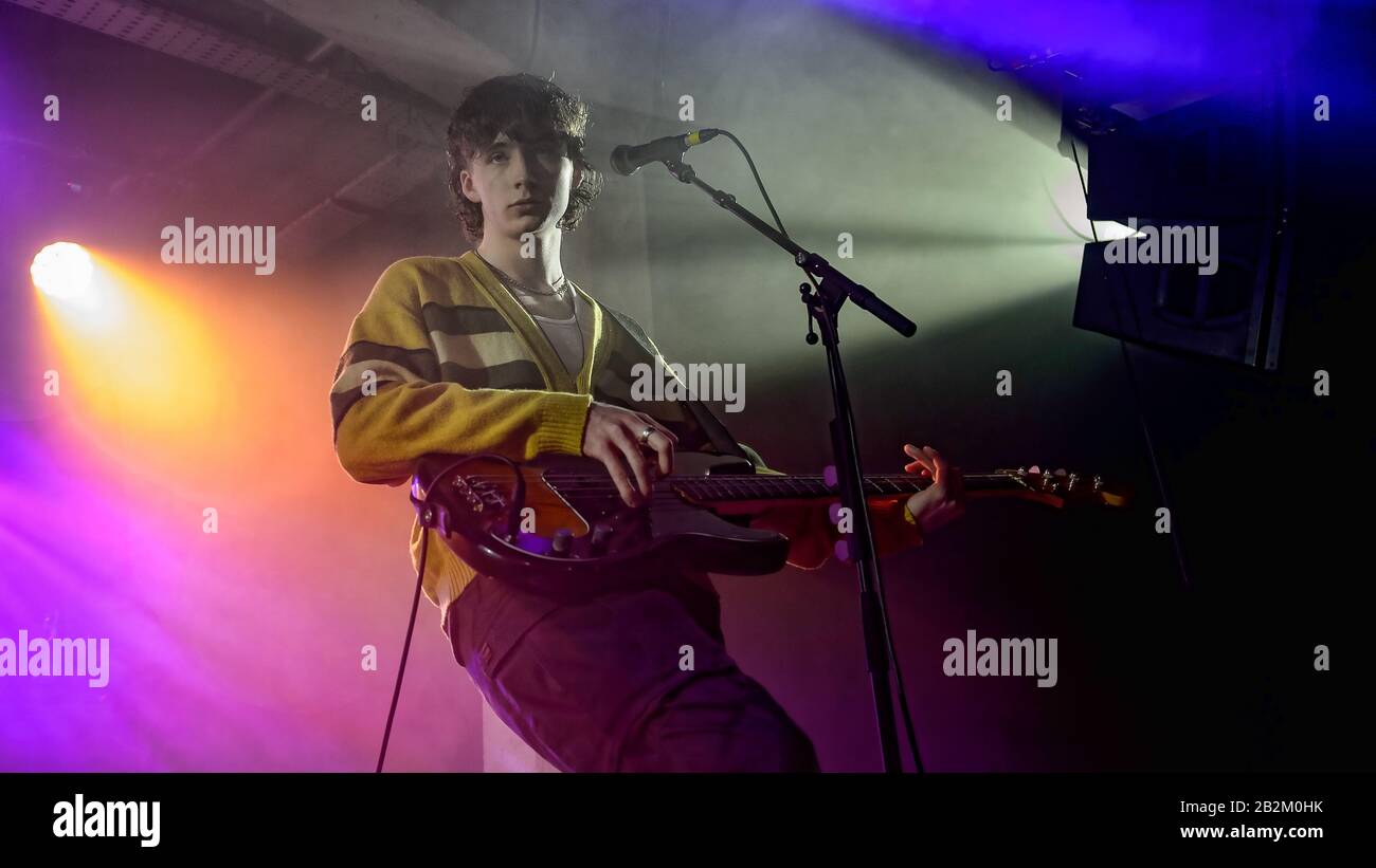 Eli hewson inhaler hi-res stock photography and images - Alamy