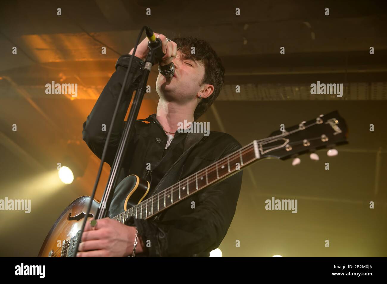 Inhaler band hi-res stock photography and images - Alamy