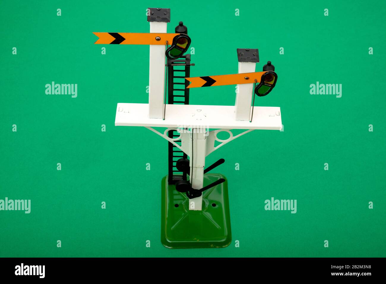 Hornby o gauge junction signal no 2 hi-res stock photography and images ...