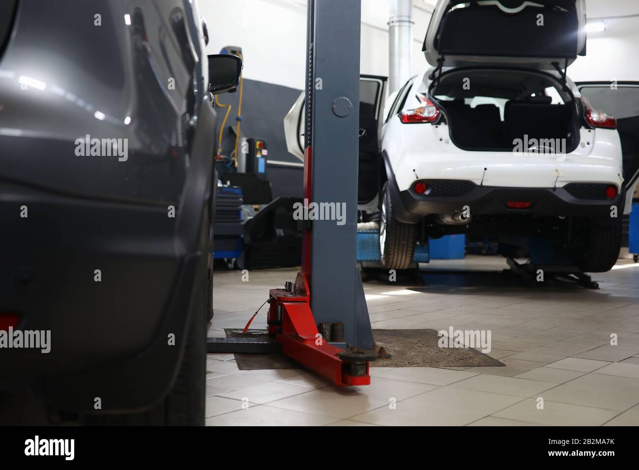 Trunk open white hi-res stock photography and images - Alamy