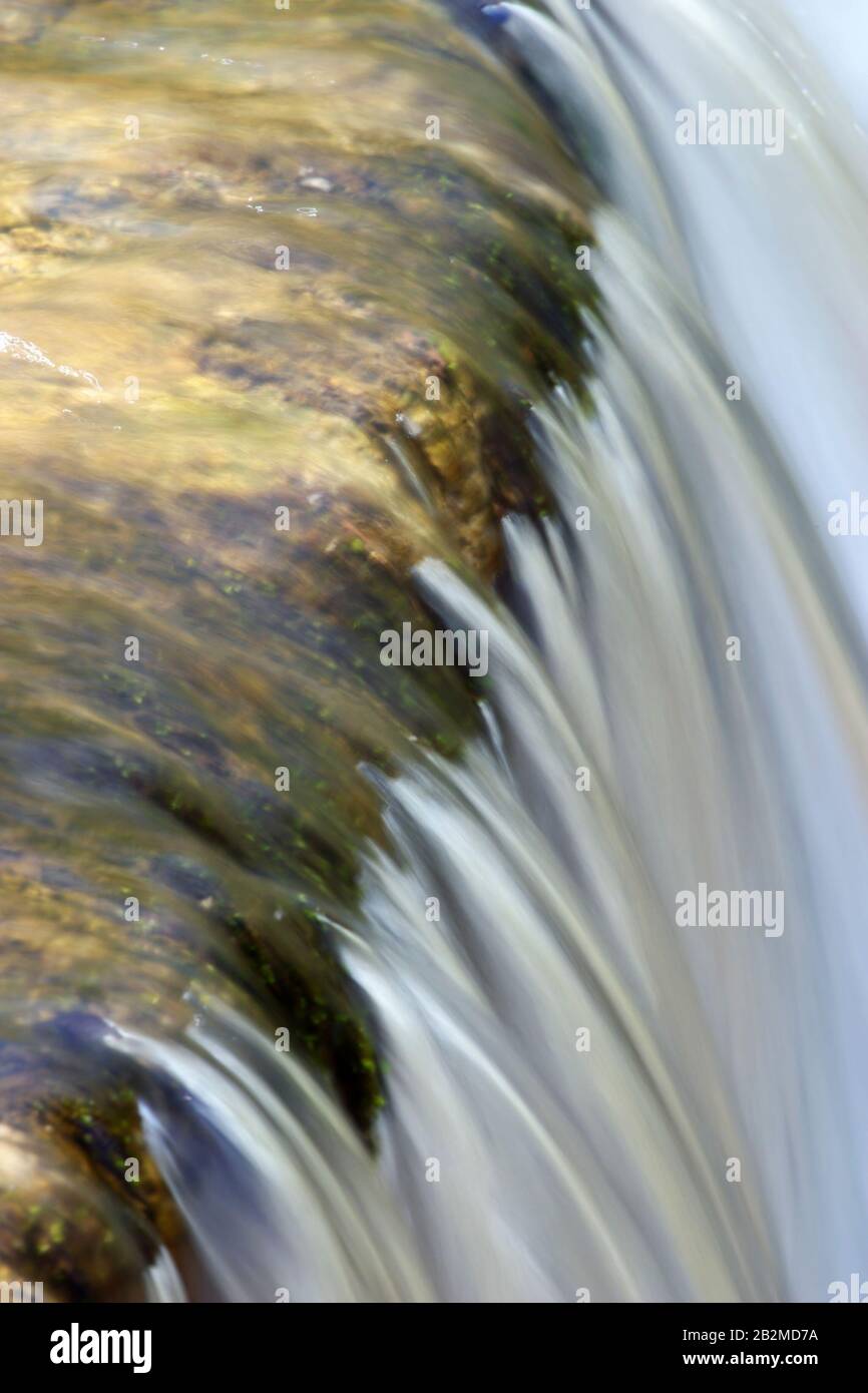 Rivulet waterfall cascade splash hi-res stock photography and images ...