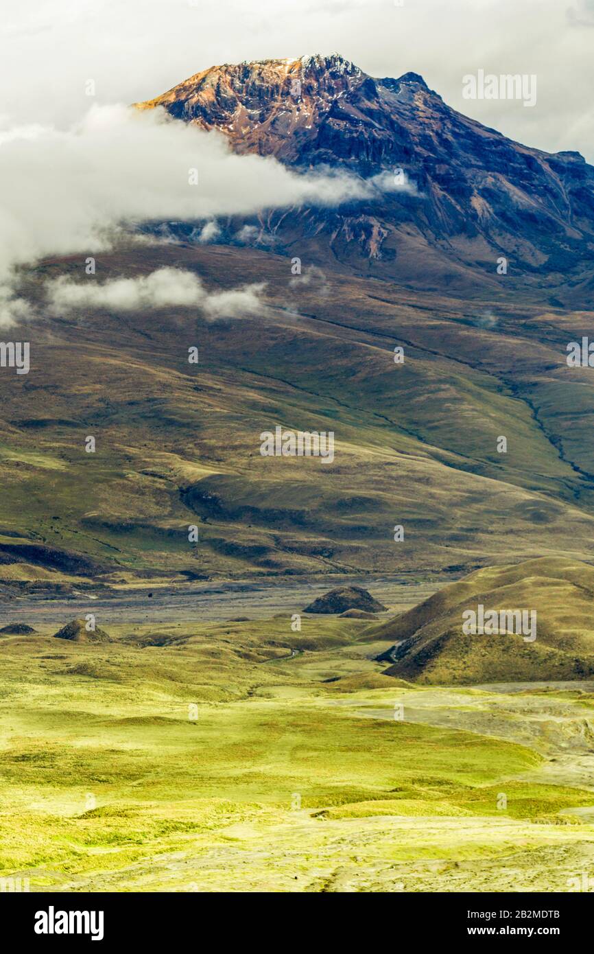 Sincholagua Volcano Ecuadorian Andes Cotopaxi National Park Stock Photo ...
