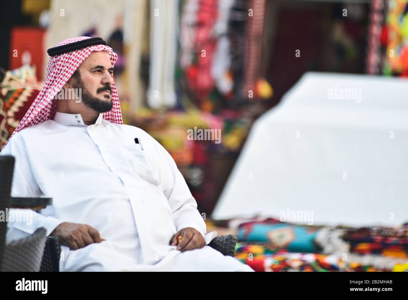 Saudi man hi-res stock photography and images - Alamy
