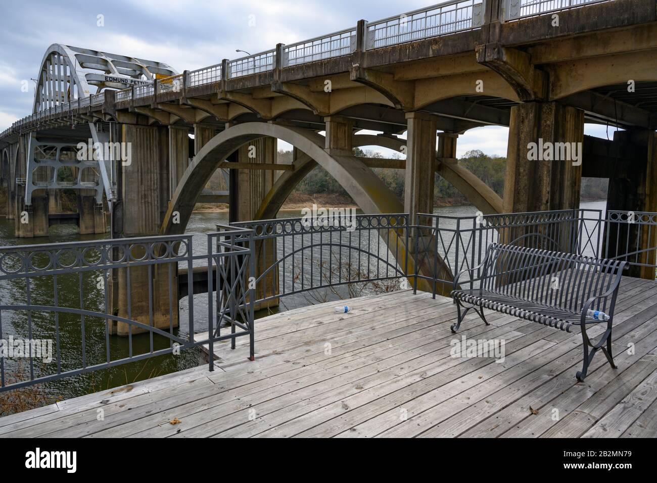 Boardwalk overlooking the Alabama River & Edmund Pettus bridge, Selma ...