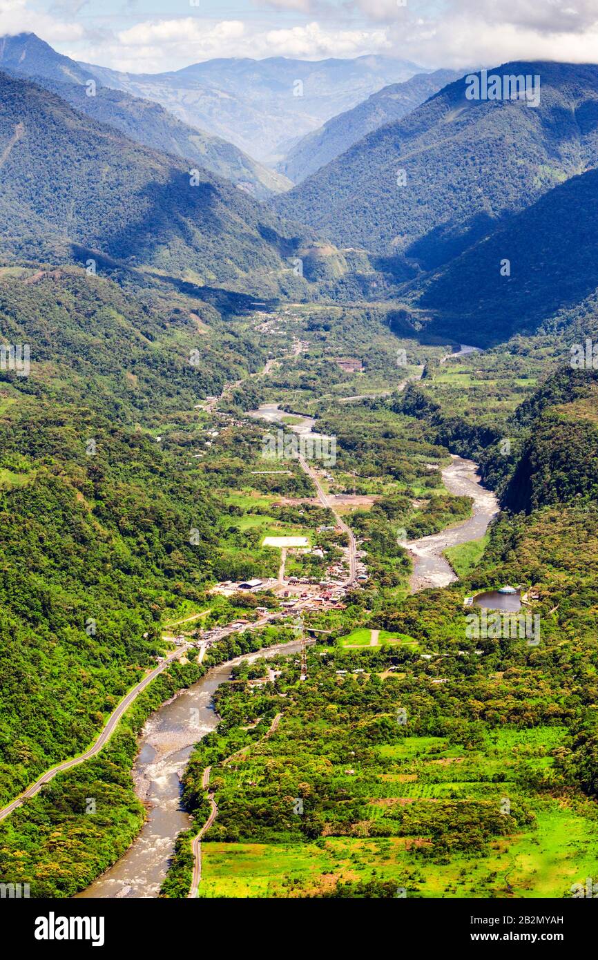 Village of the andes hi-res stock photography and images - Alamy