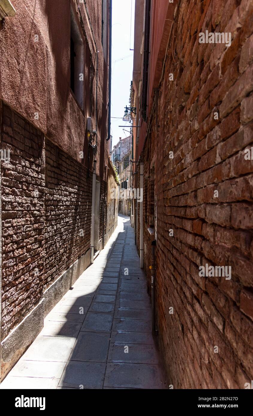 Narrowing down hi-res stock photography and images - Alamy