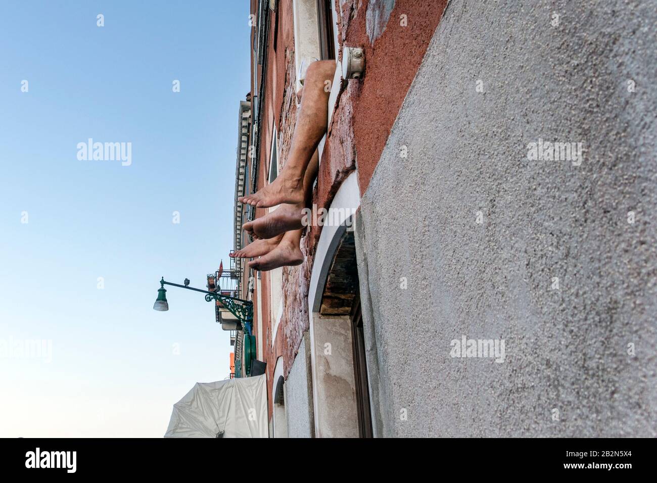 Dangle feet hi-res stock photography and images - Alamy