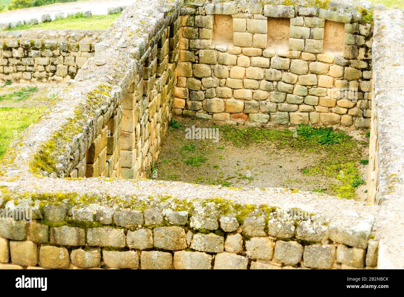 Inca Silo Production Ruins At Ingapirca Modern Ecuador Stock Photo - Alamy