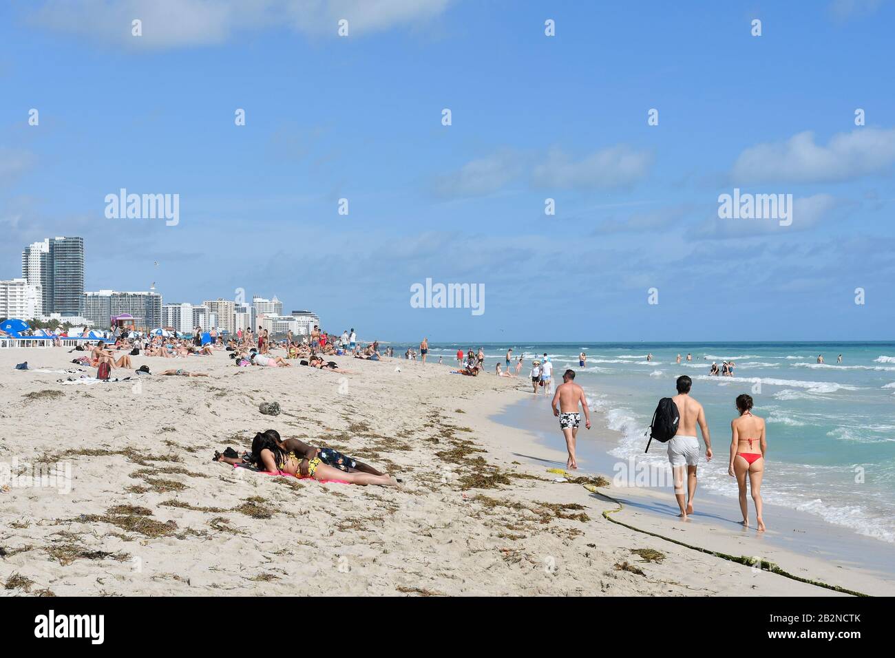 Downtown miami people fun hi-res stock photography and images - Alamy