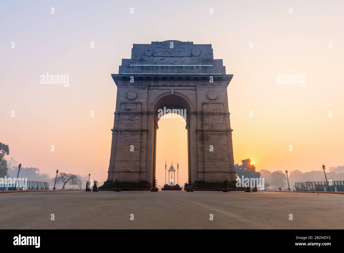 Indian flag on india gate hi-res stock photography and images - Alamy
