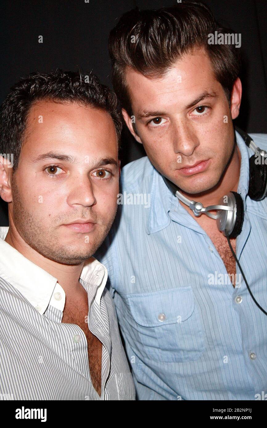 Aaron stern hi-res stock photography and images - Alamy