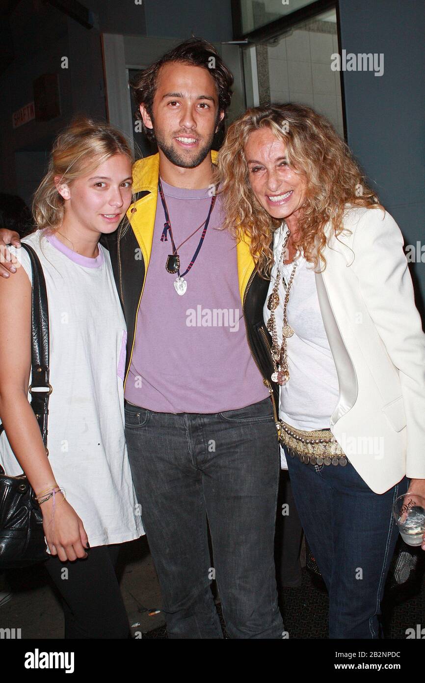 New York, NY, USA. 17 September, 2009. Annabelle Dexter Jones ...