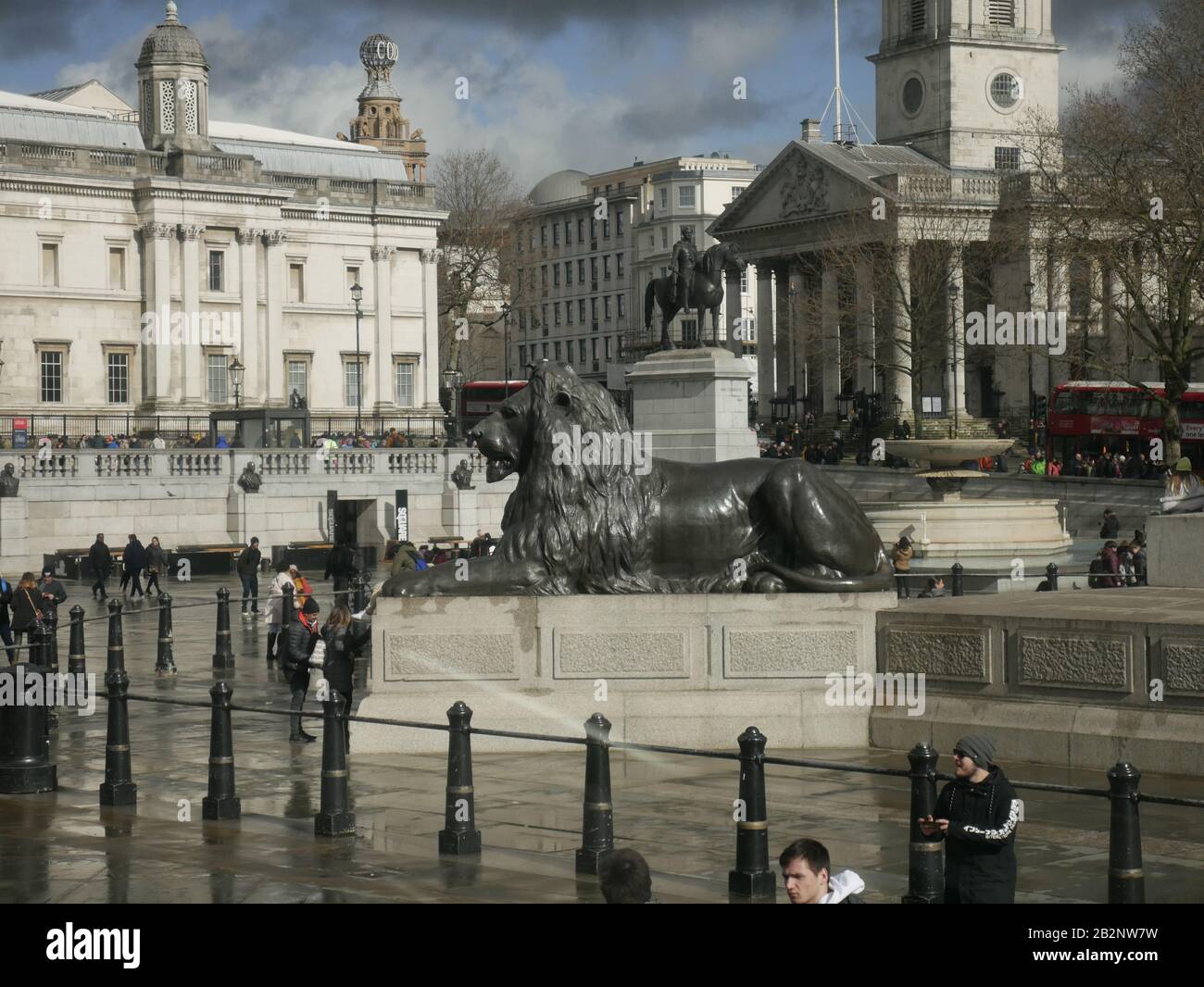 Trafalgar Square Lions London: Trafalgar Square Lions History – XNTT