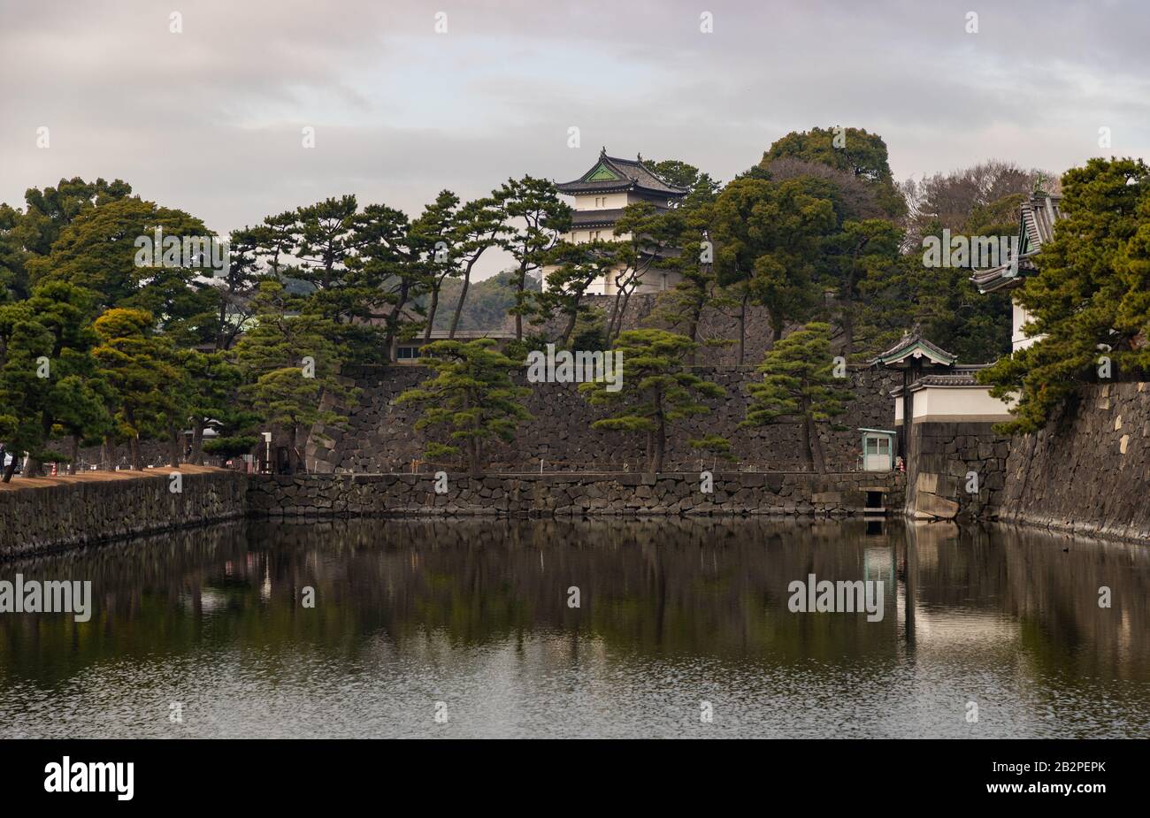 A picture of the Imperial Palace and its outer moat, in Tokyo Stock ...