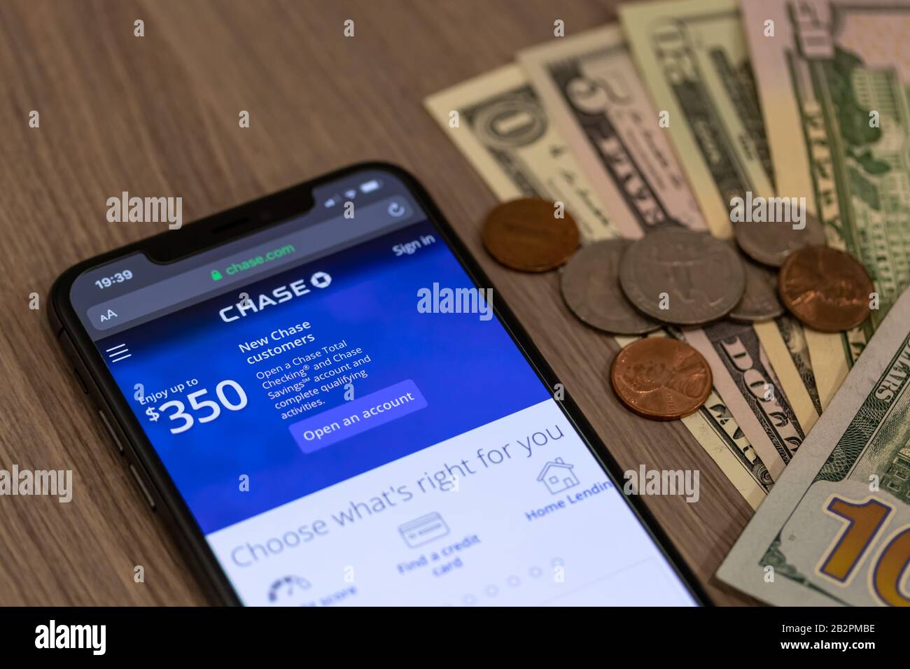 Chase bank logo hi-res stock photography and images - Alamy