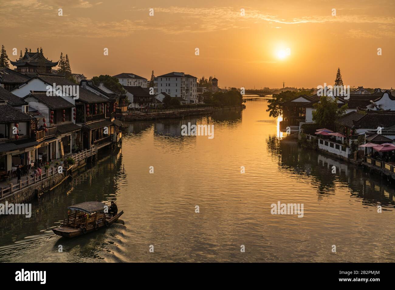Zhujiajiao ancient town sunset shanghai hi-res stock photography and ...